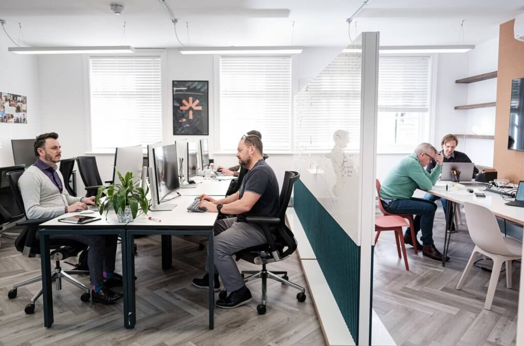 Optimising a small office to create a flexible workspace - Logovisual Ltd